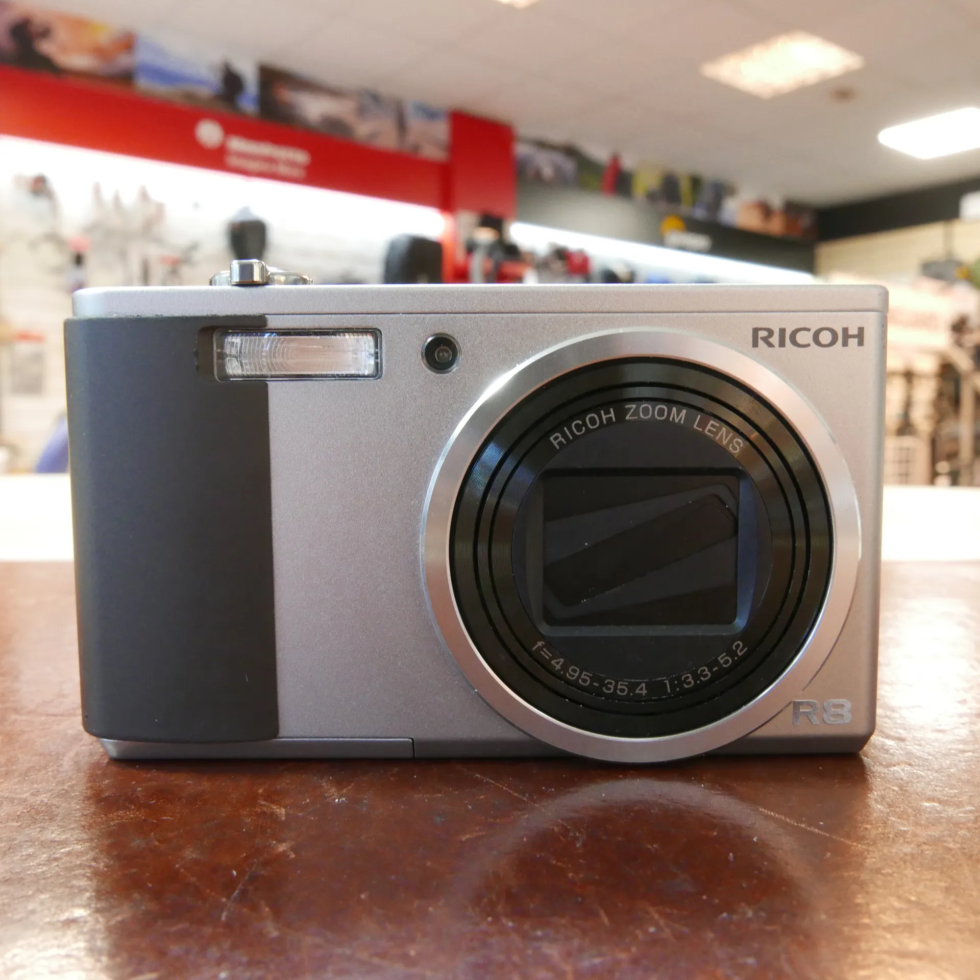 Used Ricoh R8 Digital Compact - 12 Months Warranty
