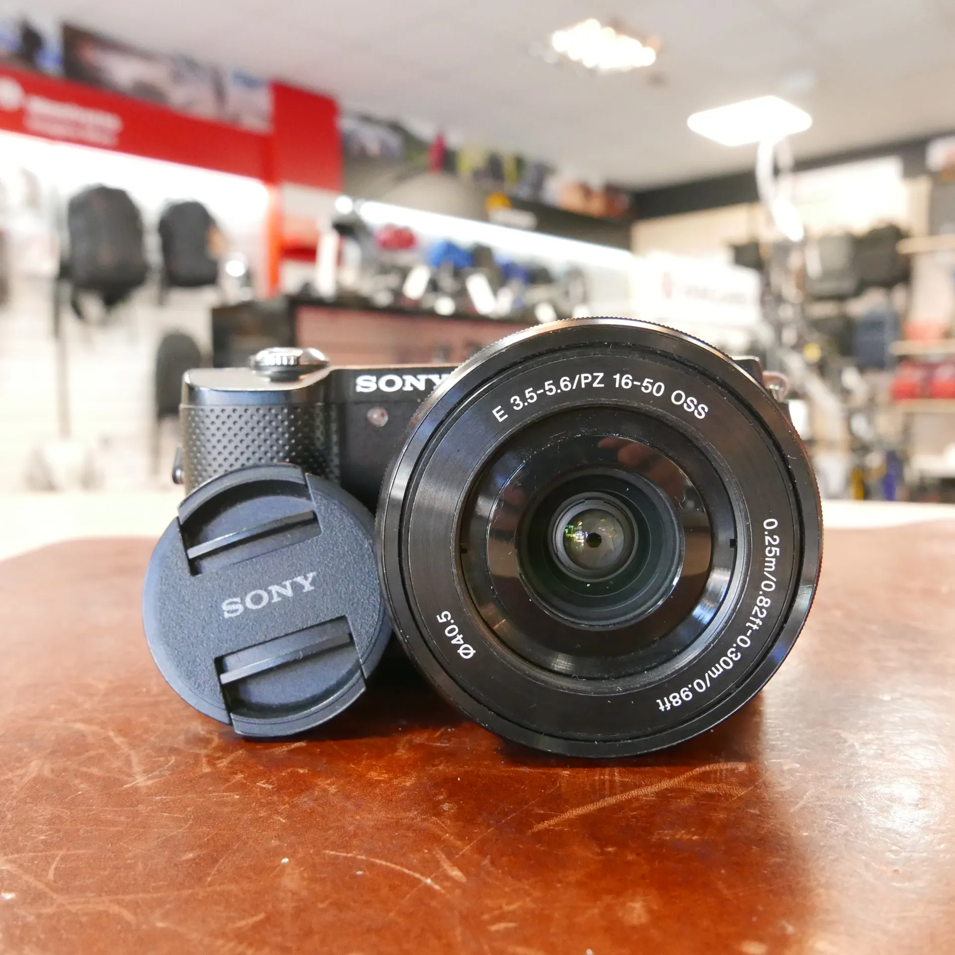 Used Sony A5000 + 16.50mm f3.5-5.6 PZ - 2575 Actuations